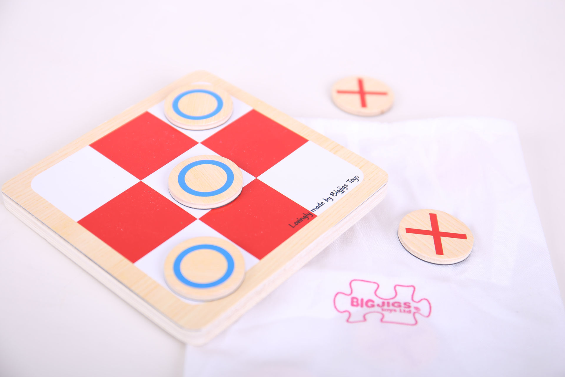 Noughts and Crosses with pouch - Wooden mini Board Games - BigJigs ...